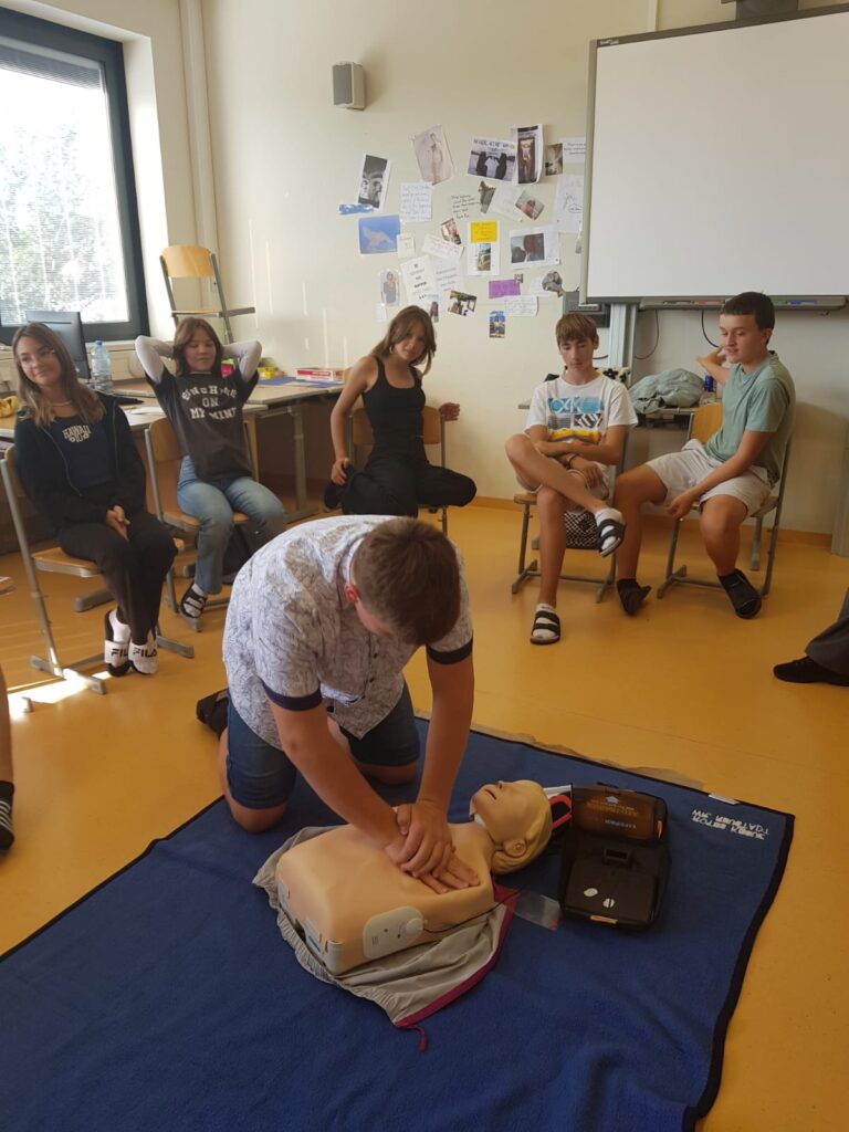 First Aid Course, 4th forms – Welcome to Bilingual Junior High School!