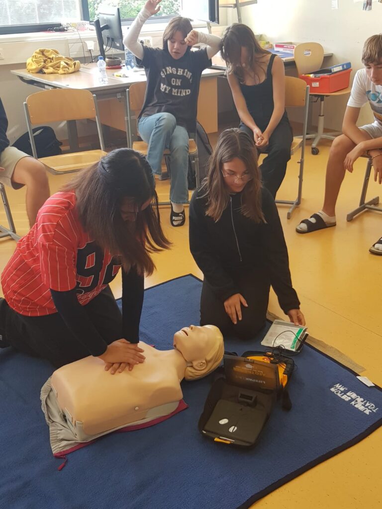 First Aid Course, 4th forms – Welcome to Bilingual Junior High School!